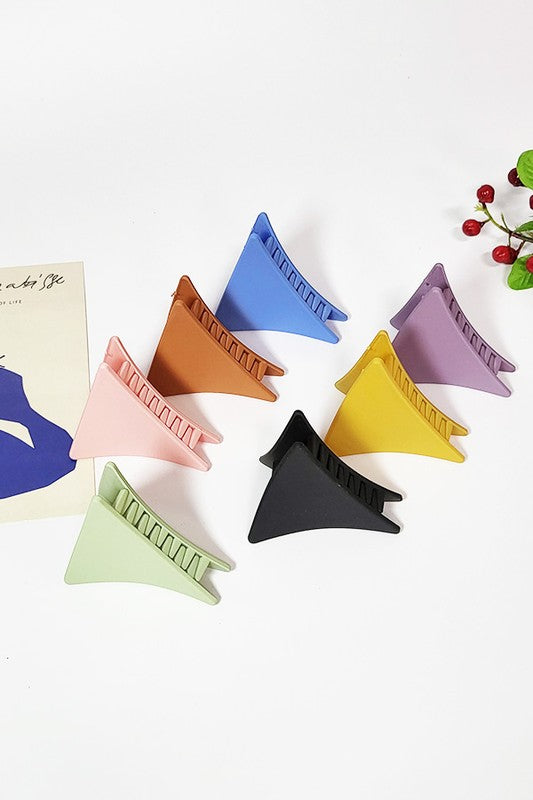 Triangle Claw Clip – Weeping Willow Boutique